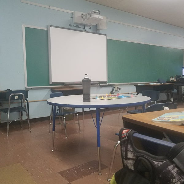 Fox Run Elementary School - Elementary School in West Norwalk