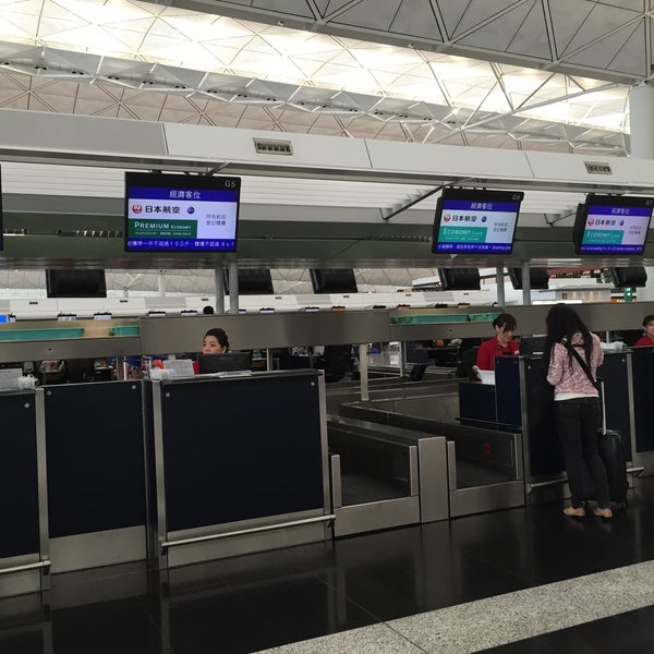 Japan Airlines Check-in Counter - Airport Ticket Counter in 赤腊角机场