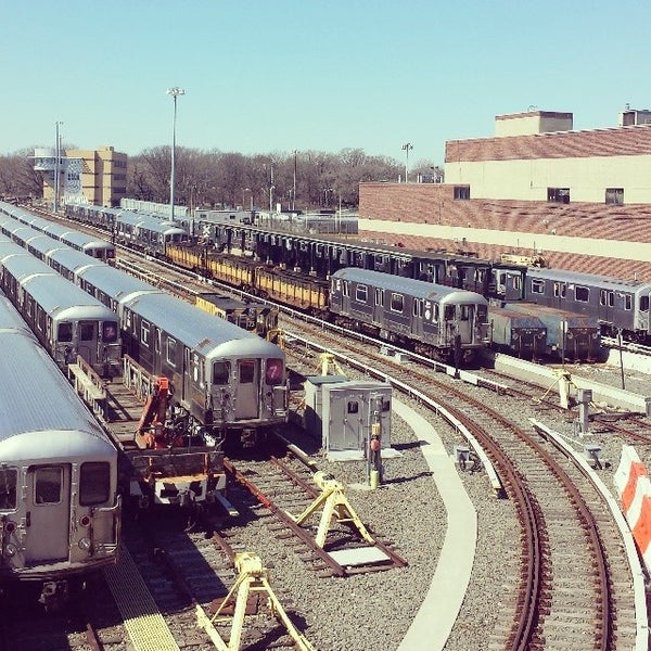 Photos at LIRR - Mets-Willets Point Station - Train Station in Flushing