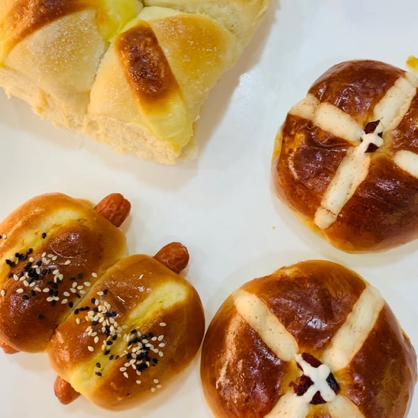 Four Leaves - Bakery in Downtown Core
