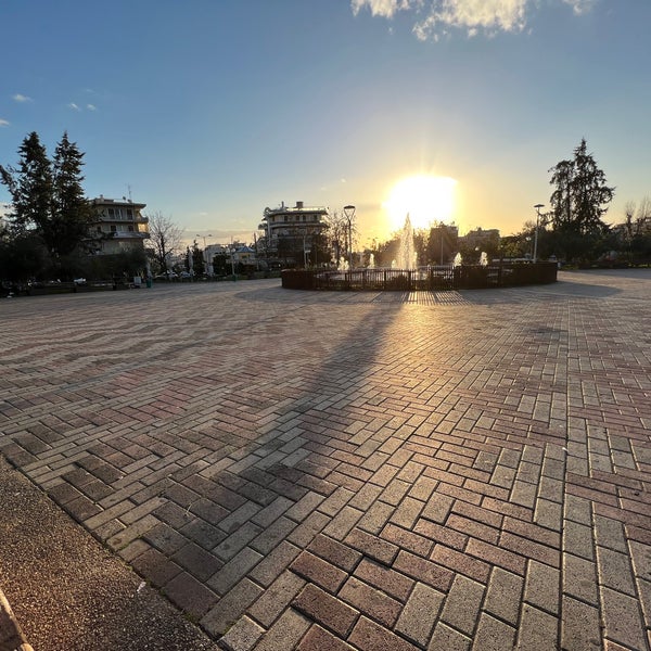 Πλατεία Εθνικής Αντιστάσεως - 4 tips