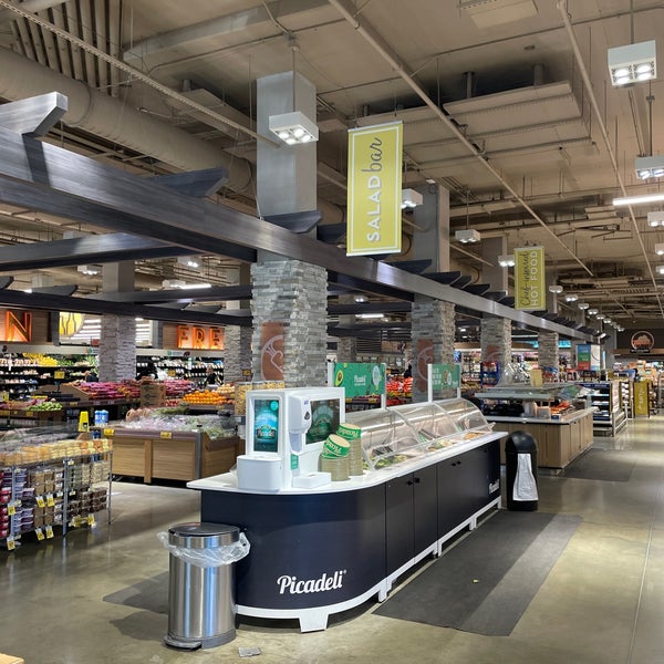 Safeway - Grocery Store in Hill East
