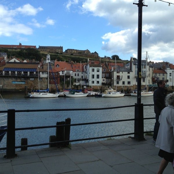 The Moon & Sixpence - Whitby, North Yorkshire