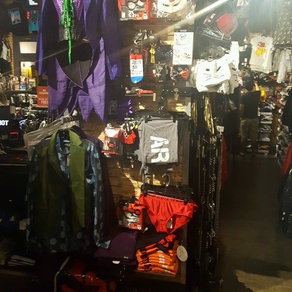 Photos at Hot Topic - Clothing Store in Galleria