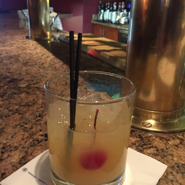 The Cardinal Lounge - Hotel Bar