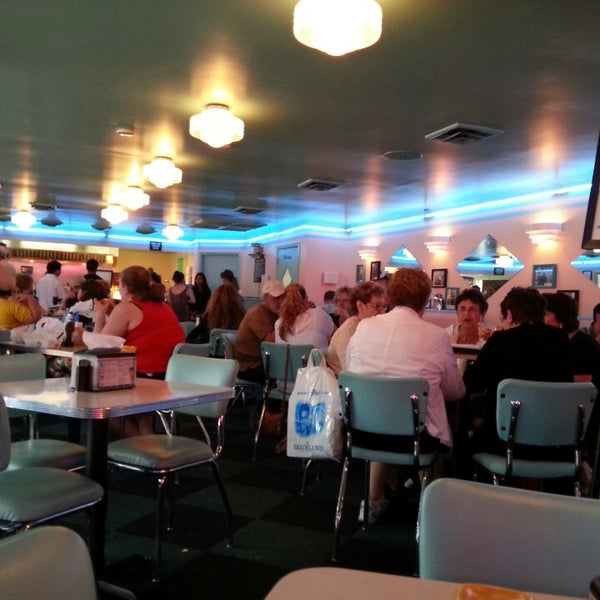 Rockabilly's Diner (Now Closed) - American Restaurant in Memphis