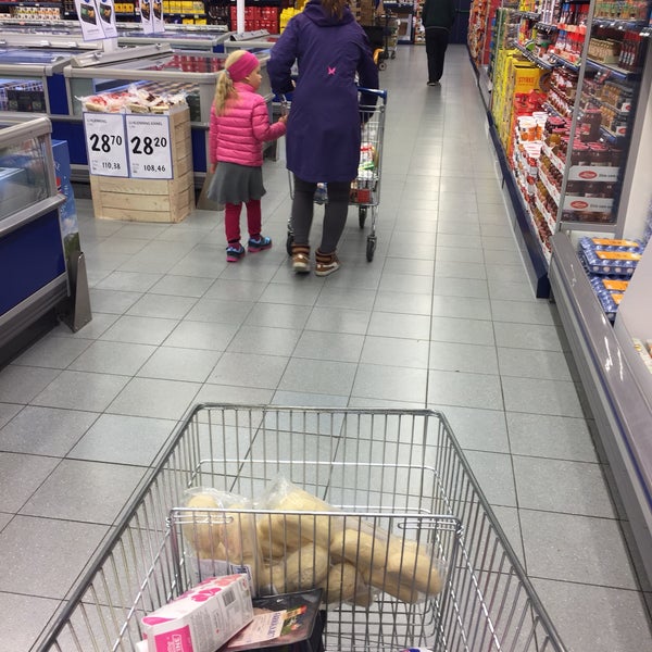 Rema 1000 - Grocery Store