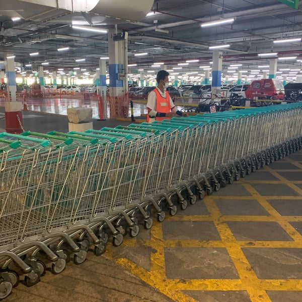 Tesco Lotus Extra (เทสโก้ โลตัส เอ็กซ์ตร้า) - Big Box Store in Khlong Toei