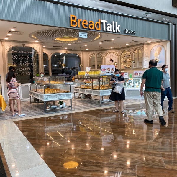 Breadtalk - Financial District - B1-01F Galleria Level, The Shoppes at ...