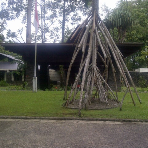 Klub Golf Rimba Irian - Golf Course in Timika, Indonesia