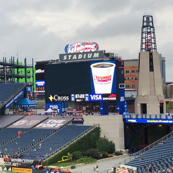 Photos at Putnam Club - Arts and Entertainment