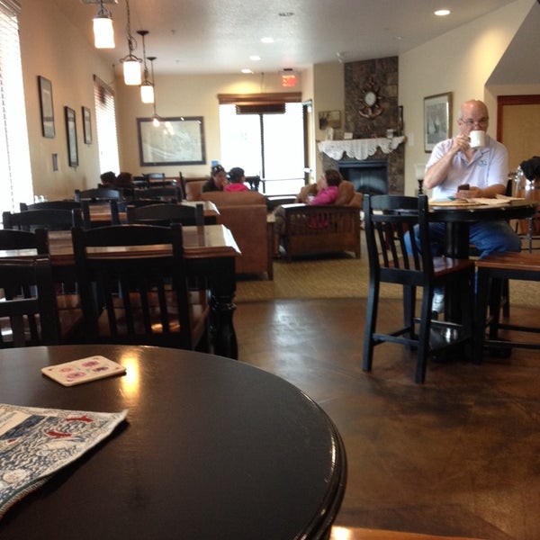 Crossroads Cafe - Coffee Shop in Gladstone
