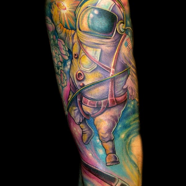 Midnight Moon Tattoo and Body Piercing - Tattoo Parlor
