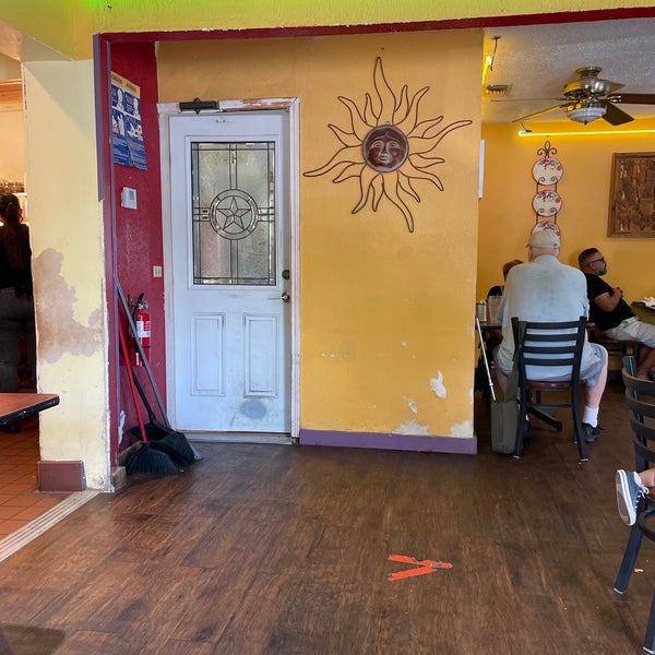 El Rafas Cafe - 1535 W Hildebrand Ave