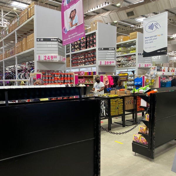 Photos at Makro Liquor Store - Durban City - ITheku, KwaZulu-Natal