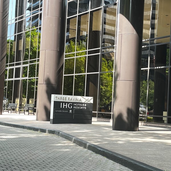 Three Ravinia - 3 Ravinia Dr