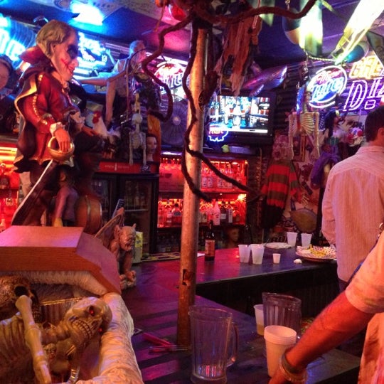 Photos at Giligin's Sand Bar & Shrimp Hut and Chuey's Midget Dwarf Bar ...