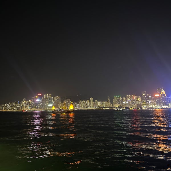 Victoria Harbour 維多利亞港 - Harbor or Marina in Victoria Harbour