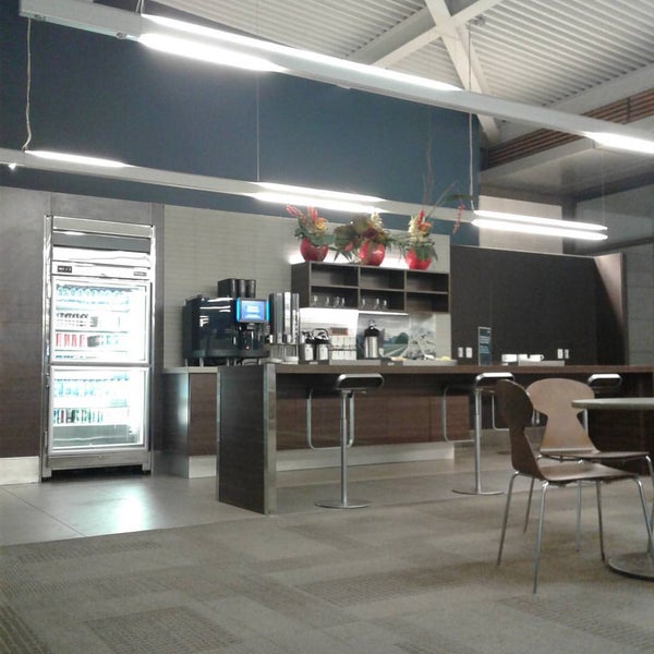 Porter Lounge (Now Closed) - Airport Lounge