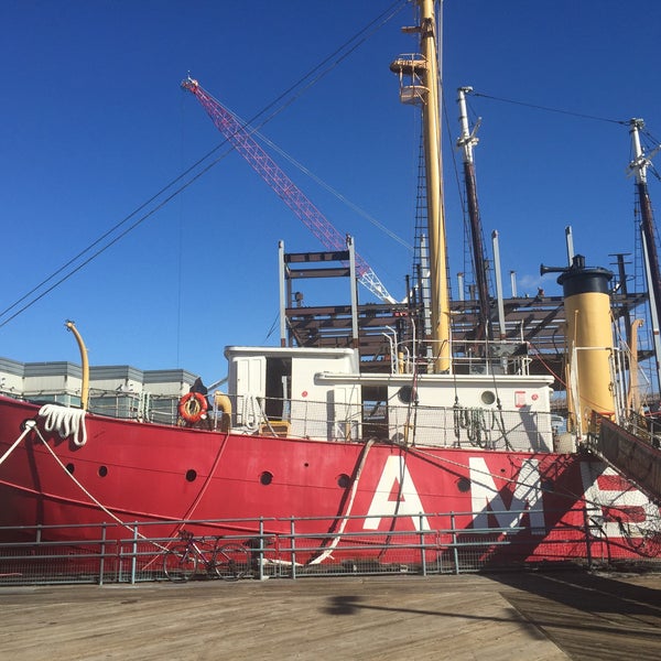 US Lightship LV-87 (Ambrose) - Financial District - South Street ...