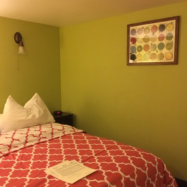 Bluebird Guesthouse - Portland, OR