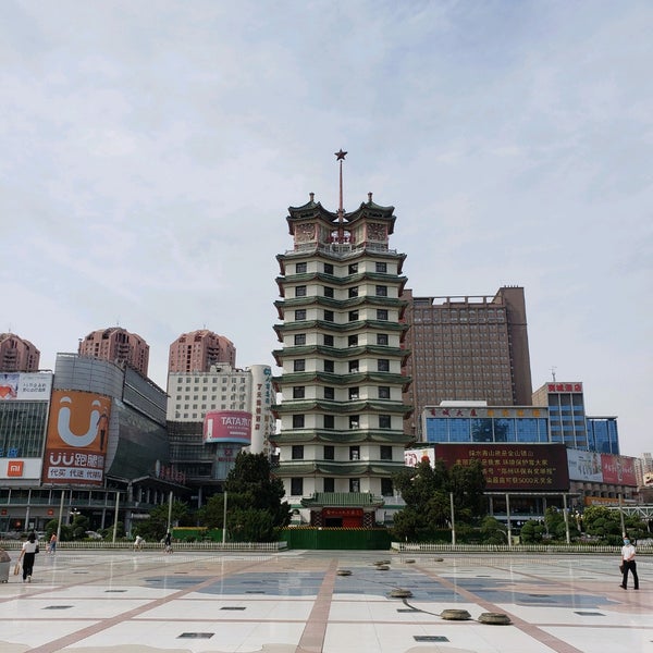 二七纪念塔 Erqi Memorial Tower - Monument / Landmark in 郑州