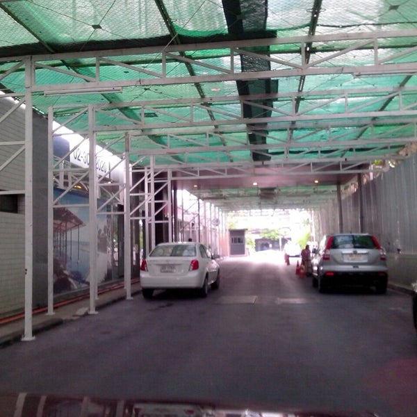 Photos at Charn Issara Tower II (อาคารชาญอิสสระ ทาวเวอร์ 2) - Building