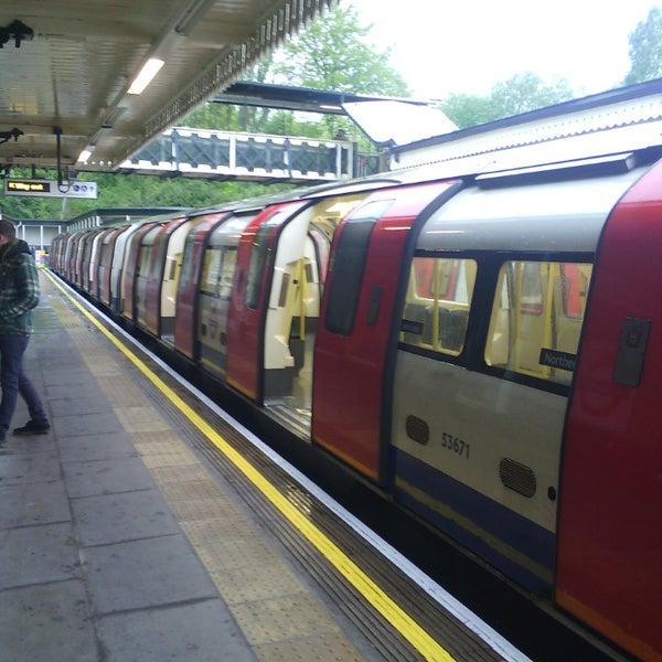 Photos at High Barnet London Underground Station - 5 tips