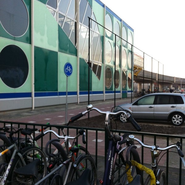 Metrostation Heemraadlaan - Metro Station in Spijkenisse