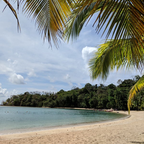 Isla Grande Colon - Beach in Isla Grande