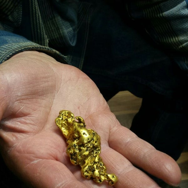 Annie's Gold Antiques & Collectibles - 1514 Miner Street