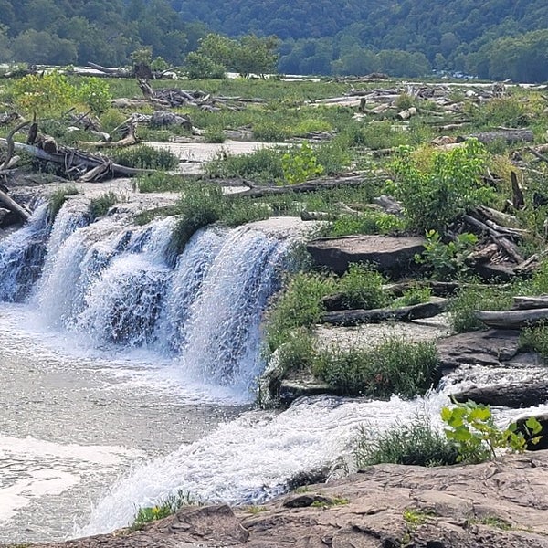 Sandstone Falls - Waterfall