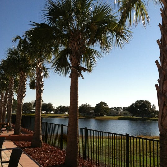Barefoot Bay Pool Lounge - 1 tip