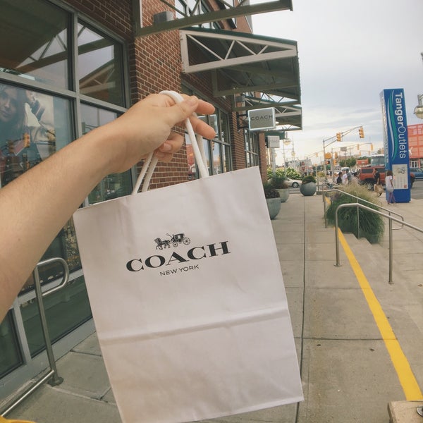 COACH Outlet - 30 tips from 3113 visitors