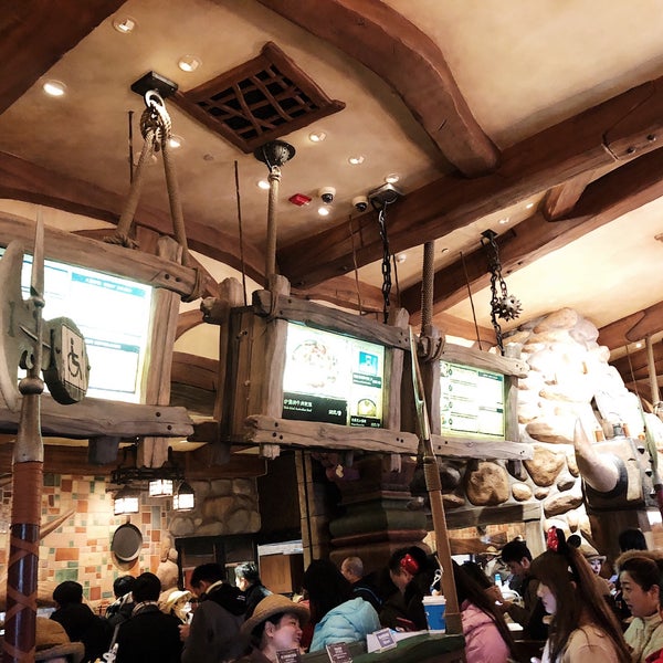 Tangled Tree Tavern - Asian Restaurant