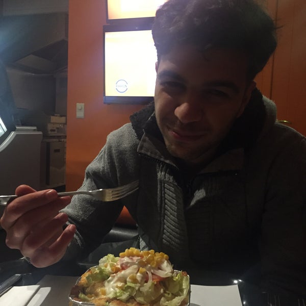 Perron 4 Snackbar - Roeselare, West-Vlaanderen