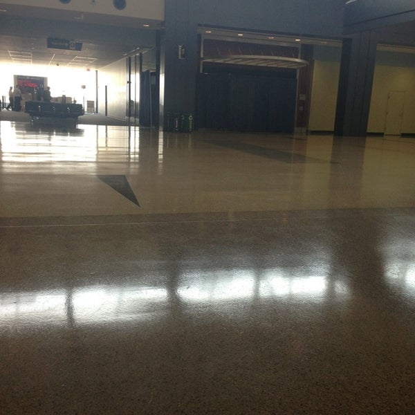 Gate B14 - Airport Gate