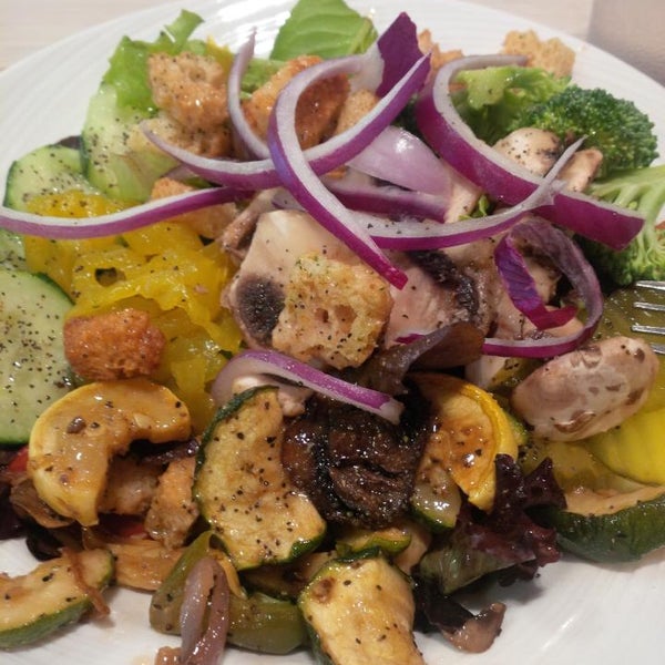 Harris Dining Hall - College Cafeteria in San Marcos