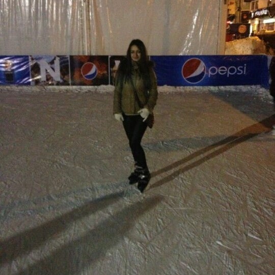 Patinoar - str. Teleferic