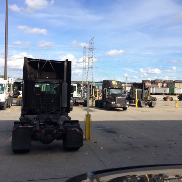 Photos at UPS Chicago Area Consolidation Hub - 11 tips
