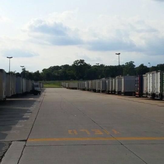 Photos at UPS Chicago Area Consolidation Hub - 11 tips