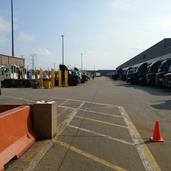 Photos at UPS Chicago Area Consolidation Hub - 11 tips