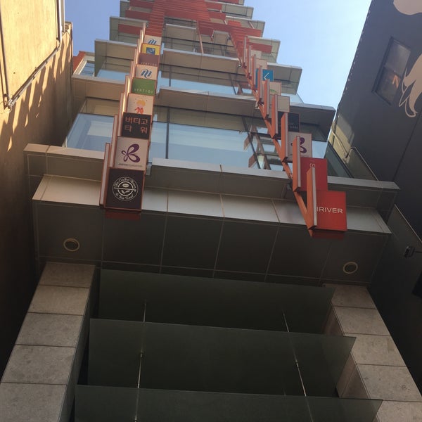 Vertigo Building - Structure in 신촌동