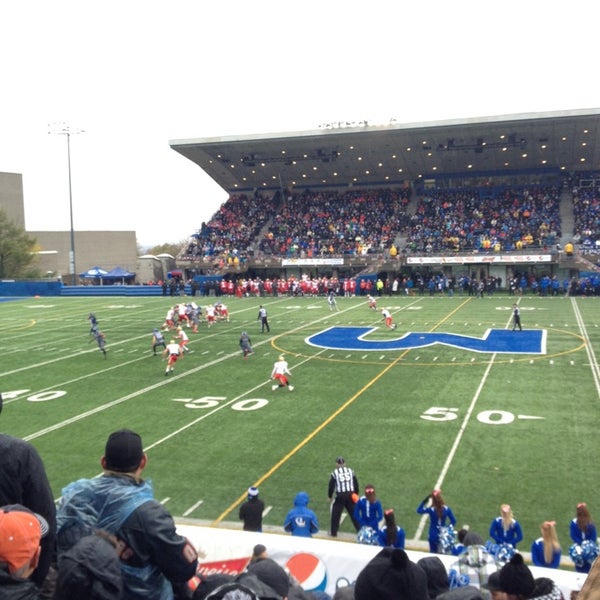 Stade des Carabins - Université de Montréal - Football Stadium