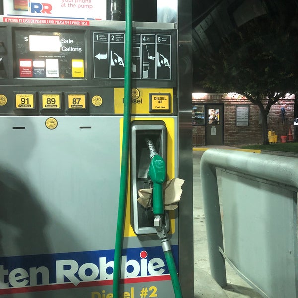 Rotten Robbie - Fuel Station