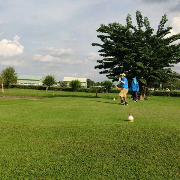 สนามกอล์ฟกานตรัตน์ (Kantarat Golf Course) - สนามกอล์ฟ