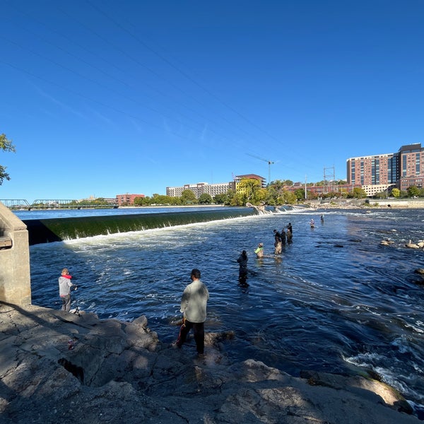 Fish Ladder Park - 560 Front Ave. NW