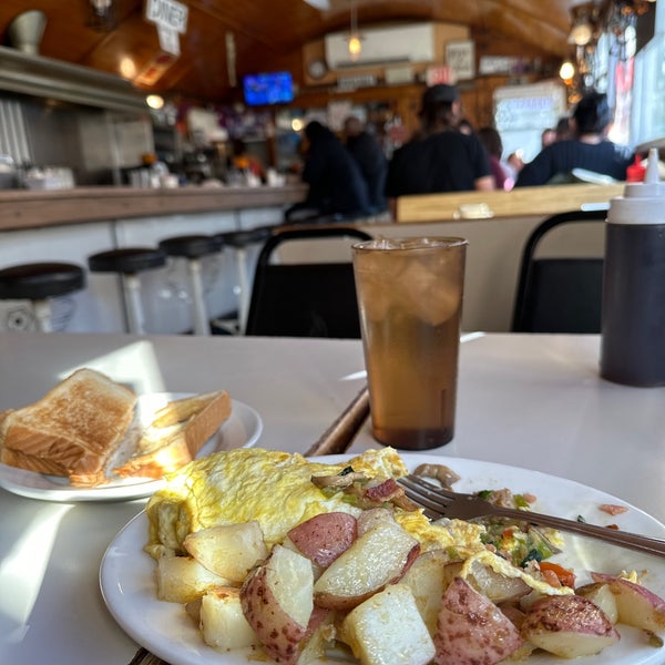 Deb's Diner - 8 tips