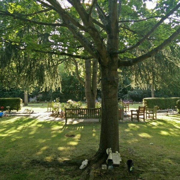 South Essex Crematorium - Cemetery in Upminster