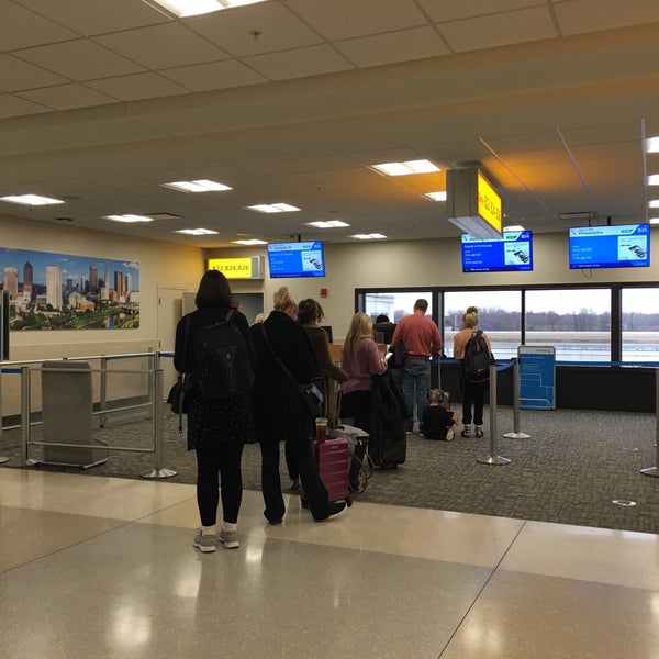 Gate B22 - Airport Gate